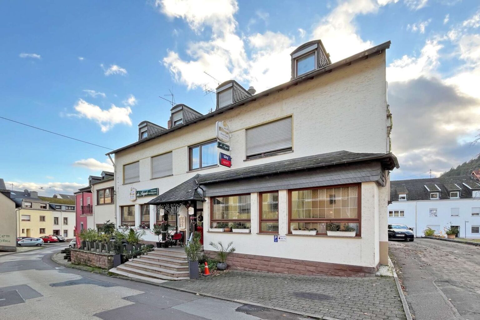 Attraktives Hotel in Trier-Zewen mit Restaurant, 20 Zimmern und ...